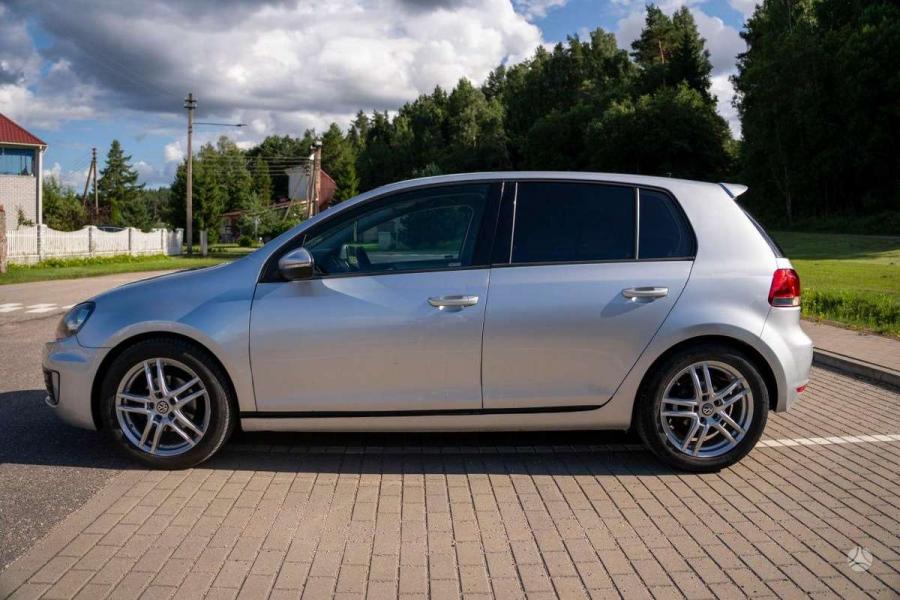 Grey Volkswagen Golf 2009 in Vilnius, with an engine capacity of 1.97 L and mileage of 328 thousand km for 4100 €, photo 7 on AUTOMOTO.COM.LV