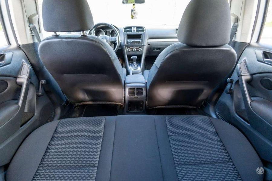 Grey Volkswagen Golf 2009 in Vilnius, with an engine capacity of 1.97 L and mileage of 328 thousand km for 4100 €, photo 12 on AUTOMOTO.COM.LV