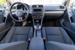 Grey Volkswagen Golf 2009 in Vilnius, with an engine capacity of 1.97 L and mileage of 328 thousand km for 4100 €, photo 13 on AUTOMOTO.COM.LV