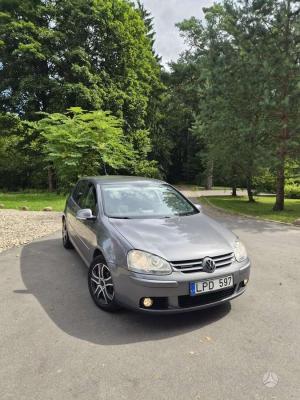 Pelēks Volkswagen Golf 2009 Viļņa, ar dzinēja tilpumu 1.90 L un nobraukumu 296 tūkst. km par 1750 €, foto  vietnē AUTOMOTO.COM.LV