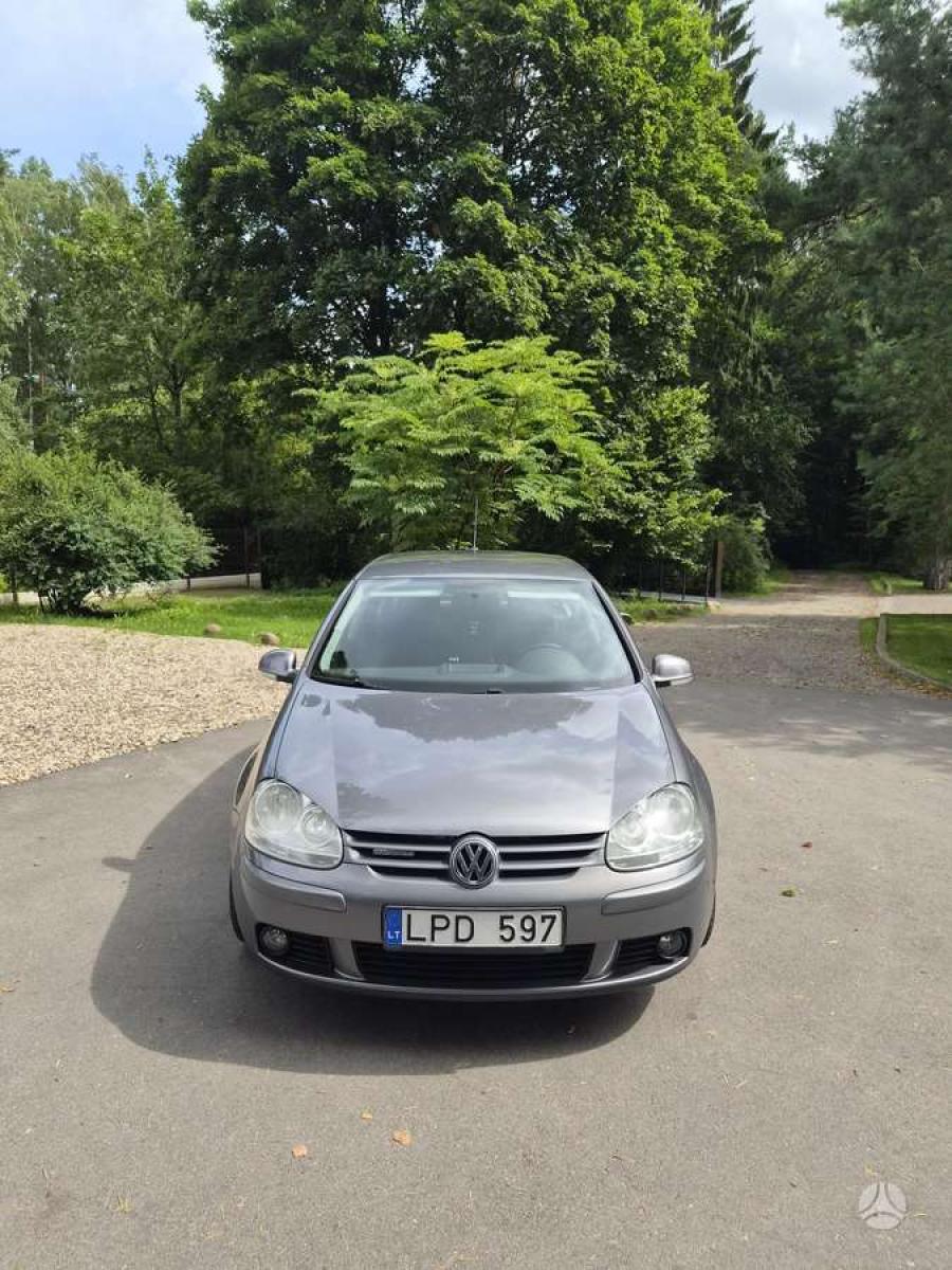 Grey Volkswagen Golf 2009 in Vilnius, with an engine capacity of 1.90 L and mileage of 296 thousand km for 1750 €, photo 3 on AUTOMOTO.COM.LV