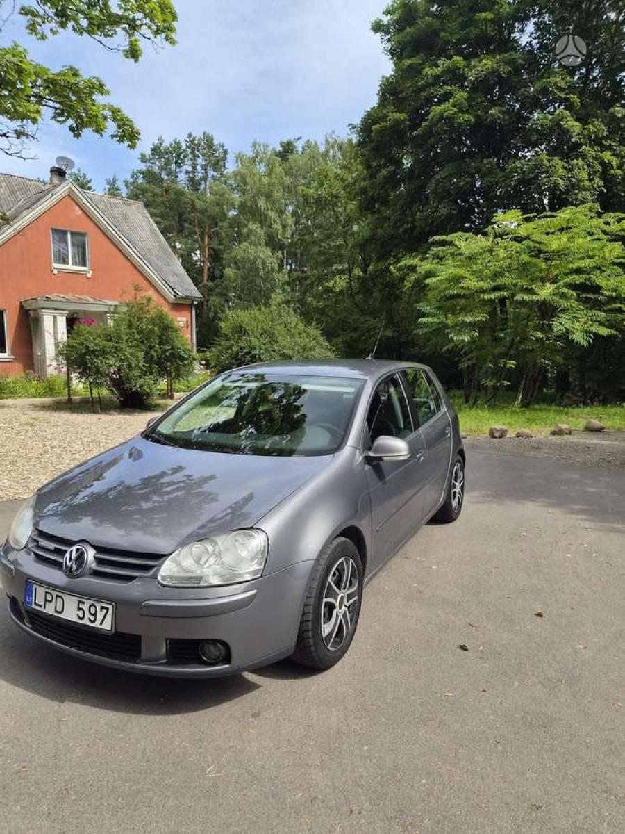 Grey Volkswagen Golf 2009 in Vilnius, with an engine capacity of 1.90 L and mileage of 296 thousand km for 1750 €, photo 5 on AUTOMOTO.COM.LV
