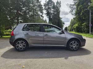 Grey Volkswagen Golf 2009 in Vilnius, with an engine capacity of 1.90 L and mileage of 296 thousand km for 1750 €, photo 7 on AUTOMOTO.COM.LV