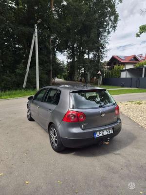 Grey Volkswagen Golf 2009 in Vilnius, with an engine capacity of 1.90 L and mileage of 296 thousand km for 1750 €, photo 8 on AUTOMOTO.COM.LV