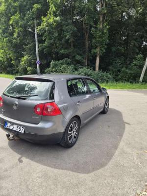 Grey Volkswagen Golf 2009 in Vilnius, with an engine capacity of 1.90 L and mileage of 296 thousand km for 1750 €, photo 9 on AUTOMOTO.COM.LV