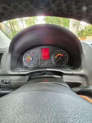 Grey Volkswagen Golf 2009 in Vilnius, with an engine capacity of 1.90 L and mileage of 296 thousand km for 1750 €, photo 12 on AUTOMOTO.COM.LV