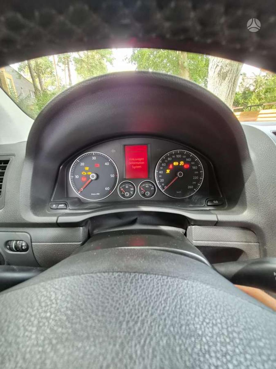 Grey Volkswagen Golf 2009 in Vilnius, with an engine capacity of 1.90 L and mileage of 296 thousand km for 1750 €, photo 12 on AUTOMOTO.COM.LV