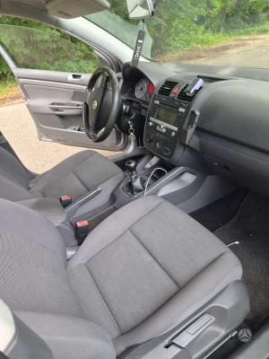 Grey Volkswagen Golf 2009 in Vilnius, with an engine capacity of 1.90 L and mileage of 296 thousand km for 1750 €, photo 14 on AUTOMOTO.COM.LV