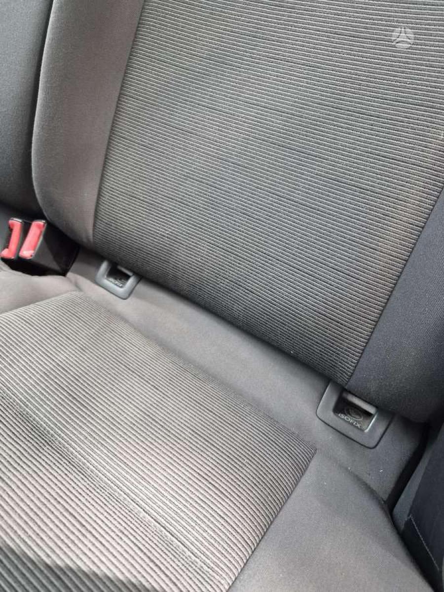 Grey Volkswagen Golf 2009 in Vilnius, with an engine capacity of 1.90 L and mileage of 296 thousand km for 1750 €, photo 18 on AUTOMOTO.COM.LV