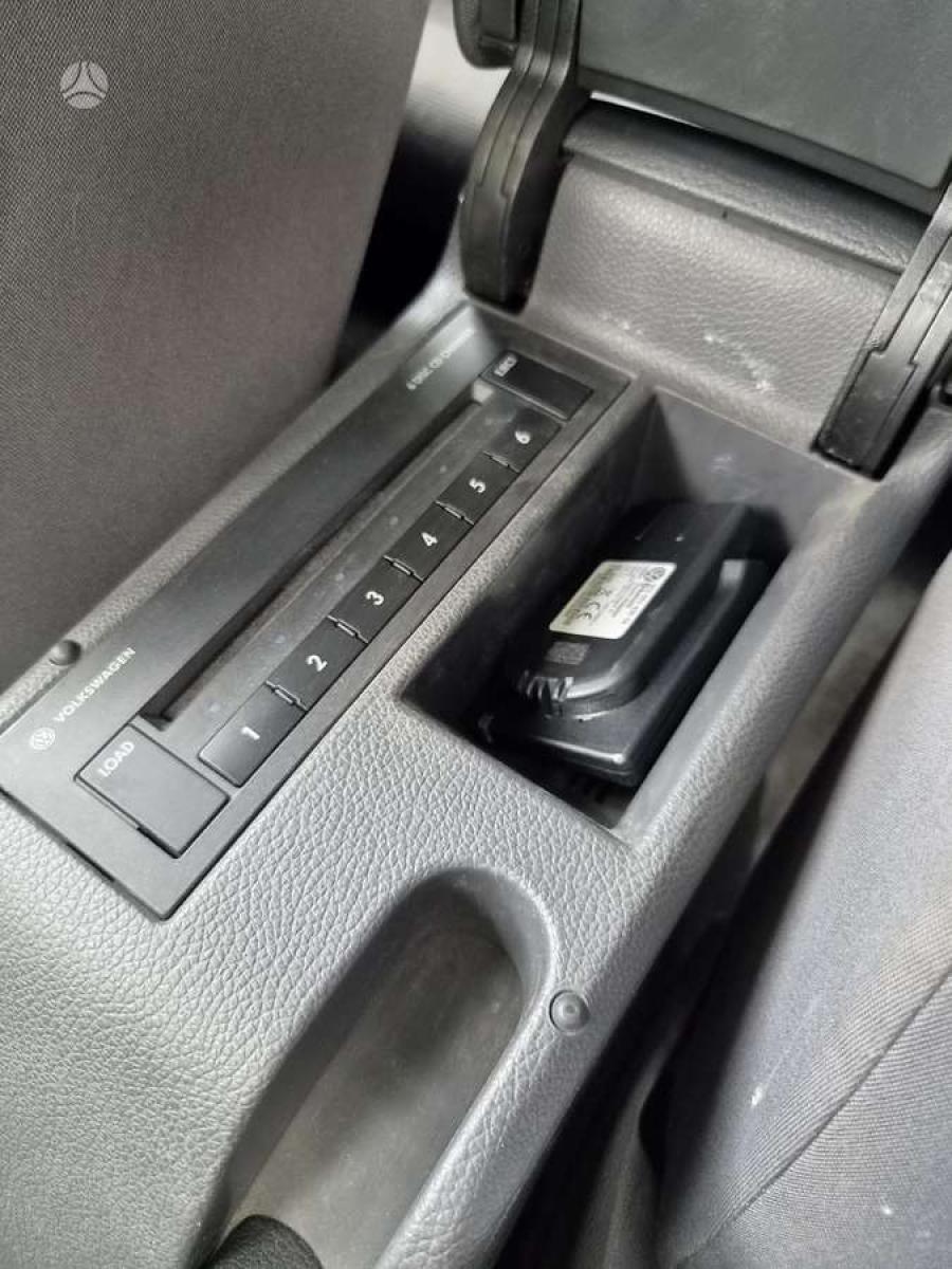 Grey Volkswagen Golf 2009 in Vilnius, with an engine capacity of 1.90 L and mileage of 296 thousand km for 1750 €, photo 22 on AUTOMOTO.COM.LV
