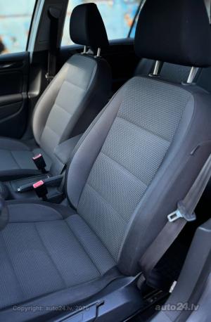 Pelēks Volkswagen Golf 2009 Rapla, ar dzinēja tilpumu 1.40 L un nobraukumu 312 tūkst. km par 4300 €, foto 10 vietnē AUTOMOTO.COM.LV