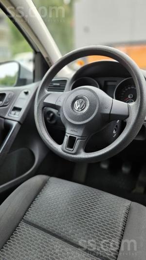 Pelēks Volkswagen Golf 2009 Rīga, ar dzinēja tilpumu 1.60 L un nobraukumu 226 tūkst. km par 2400 €, foto 4 vietnē AUTOMOTO.COM.LV
