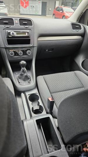 Pelēks Volkswagen Golf 2009 Rīga, ar dzinēja tilpumu 1.60 L un nobraukumu 226 tūkst. km par 2400 €, foto 5 vietnē AUTOMOTO.COM.LV