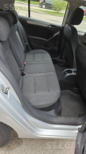 Pelēks Volkswagen Golf 2009 Rīga, ar dzinēja tilpumu 1.60 L un nobraukumu 226 tūkst. km par 2400 €, foto 7 vietnē AUTOMOTO.COM.LV