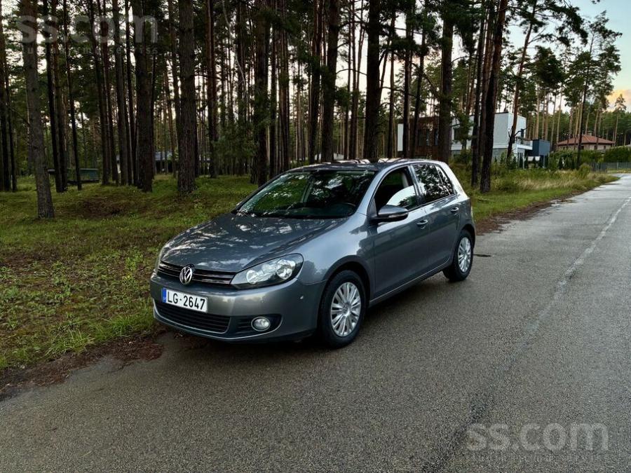 Grey Volkswagen Golf 2009 in Riga, with an engine capacity of 1.40 L and mileage of 70 thousand km for 5500 €, photo 1 on AUTOMOTO.COM.LV