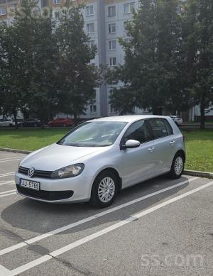 Pelēks Volkswagen Golf 2009 Rīga, ar dzinēja tilpumu 1.60 L un nobraukumu 226 tūkst. km par 2300 €, foto  vietnē AUTOMOTO.COM.LV