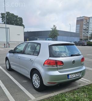 Pelēks Volkswagen Golf 2009 Rīga, ar dzinēja tilpumu 1.60 L un nobraukumu 226 tūkst. km par 2300 €, foto 4 vietnē AUTOMOTO.COM.LV