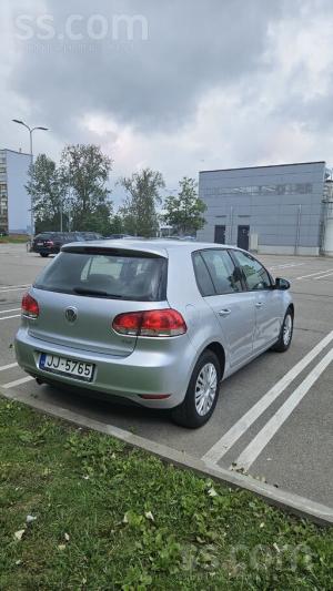Pelēks Volkswagen Golf 2009 Rīga, ar dzinēja tilpumu 1.60 L un nobraukumu 226 tūkst. km par 2300 €, foto 5 vietnē AUTOMOTO.COM.LV