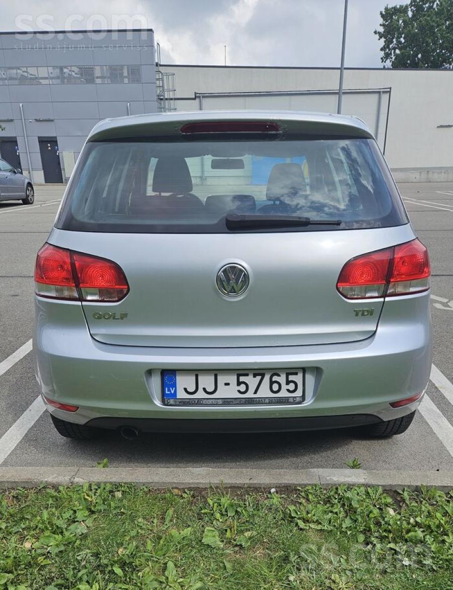 Pelēks Volkswagen Golf 2009 Rīga, ar dzinēja tilpumu 1.60 L un nobraukumu 226 tūkst. km par 2300 €, foto 7 vietnē AUTOMOTO.COM.LV