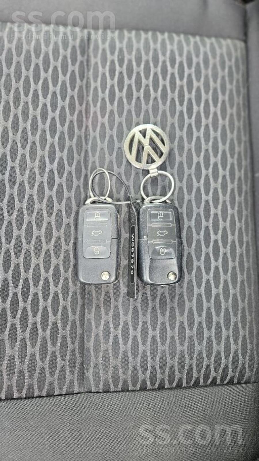 Pelēks Volkswagen Golf 2009 Rīga, ar dzinēja tilpumu 1.60 L un nobraukumu 226 tūkst. km par 2300 €, foto 8 vietnē AUTOMOTO.COM.LV