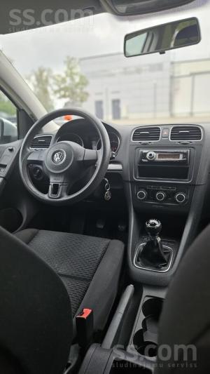 Pelēks Volkswagen Golf 2009 Rīga, ar dzinēja tilpumu 1.60 L un nobraukumu 226 tūkst. km par 2300 €, foto 9 vietnē AUTOMOTO.COM.LV