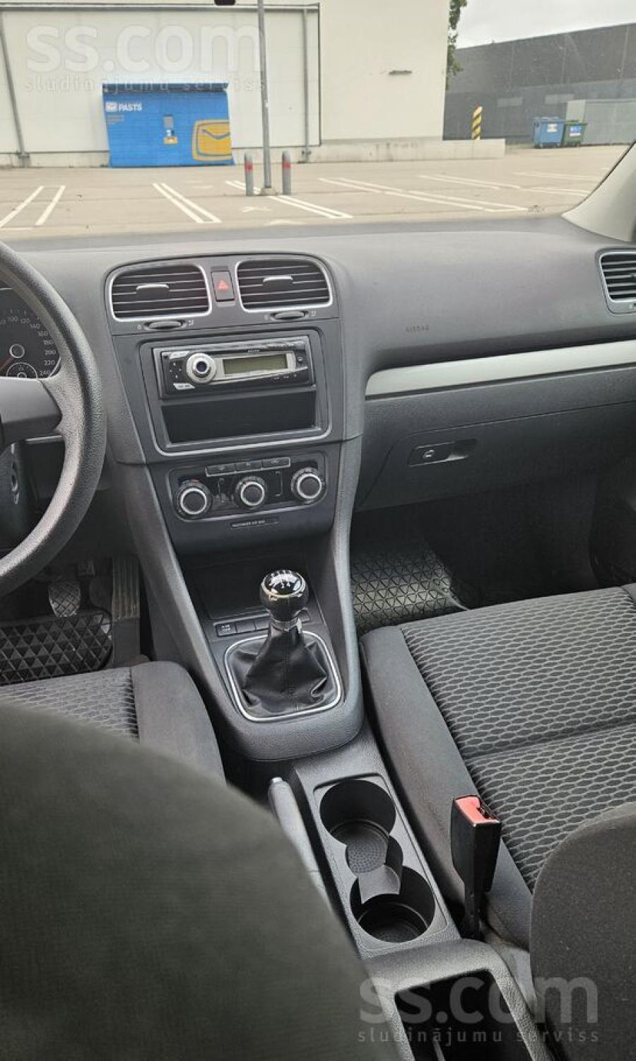 Pelēks Volkswagen Golf 2009 Rīga, ar dzinēja tilpumu 1.60 L un nobraukumu 226 tūkst. km par 2300 €, foto 10 vietnē AUTOMOTO.COM.LV