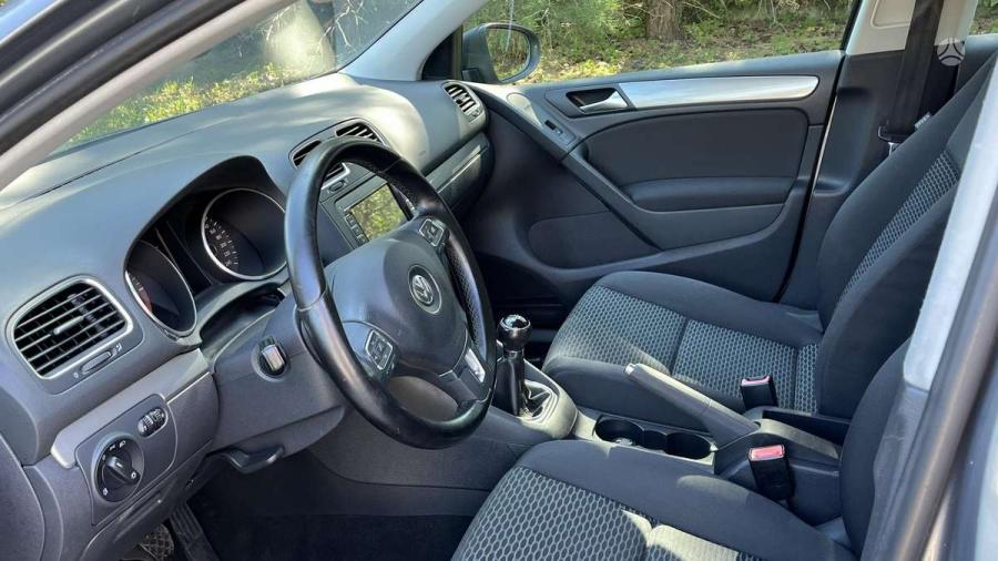 Pelēks Volkswagen Golf 2009 Ukmergė, ar dzinēja tilpumu 1.97 L un nobraukumu 265 tūkst. km par 3900 €, foto 7 vietnē AUTOMOTO.COM.LV