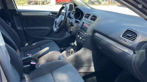 Pelēks Volkswagen Golf 2009 Ukmergė, ar dzinēja tilpumu 1.97 L un nobraukumu 265 tūkst. km par 3900 €, foto 8 vietnē AUTOMOTO.COM.LV