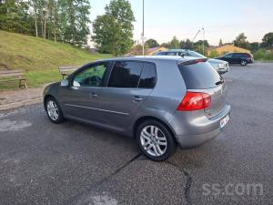 Pelēks Volkswagen Golf 2009 Tukums, ar dzinēja tilpumu 1.90 L un nobraukumu 288 tūkst. km par 2350 €, foto  vietnē AUTOMOTO.COM.LV