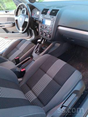 Pelēks Volkswagen Golf 2009 Tukums, ar dzinēja tilpumu 1.90 L un nobraukumu 288 tūkst. km par 2350 €, foto 4 vietnē AUTOMOTO.COM.LV
