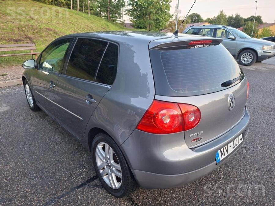 Pelēks Volkswagen Golf 2009 Tukums, ar dzinēja tilpumu 1.90 L un nobraukumu 288 tūkst. km par 2350 €, foto 6 vietnē AUTOMOTO.COM.LV