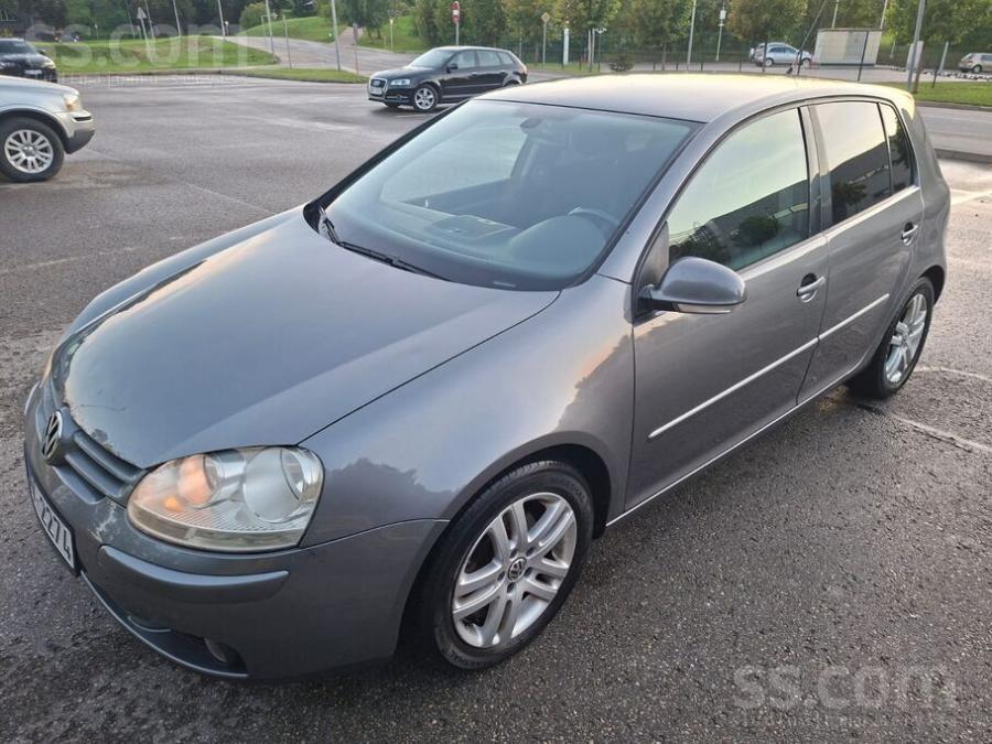Pelēks Volkswagen Golf 2009 Tukums, ar dzinēja tilpumu 1.90 L un nobraukumu 288 tūkst. km par 2350 €, foto 9 vietnē AUTOMOTO.COM.LV