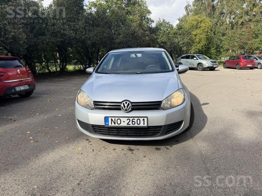 Pelēks Volkswagen Golf 2009 Rīga, ar dzinēja tilpumu 1.60 L un nobraukumu 372 tūkst. km par 2790 €, foto 4 vietnē AUTOMOTO.COM.LV