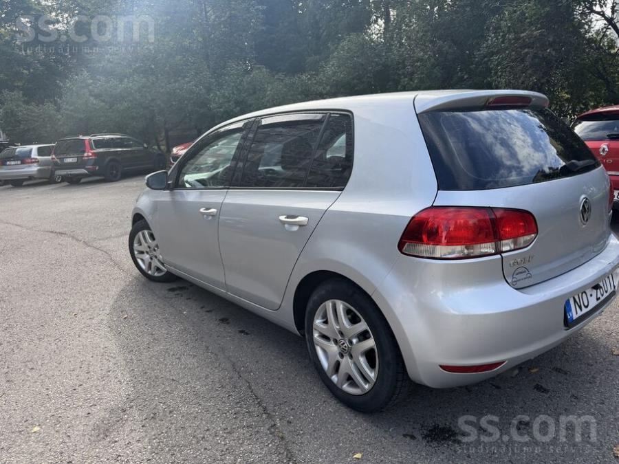Pelēks Volkswagen Golf 2009 Rīga, ar dzinēja tilpumu 1.60 L un nobraukumu 372 tūkst. km par 2790 €, foto 7 vietnē AUTOMOTO.COM.LV