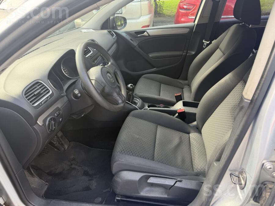 Pelēks Volkswagen Golf 2009 Rīga, ar dzinēja tilpumu 1.60 L un nobraukumu 372 tūkst. km par 2790 €, foto 10 vietnē AUTOMOTO.COM.LV