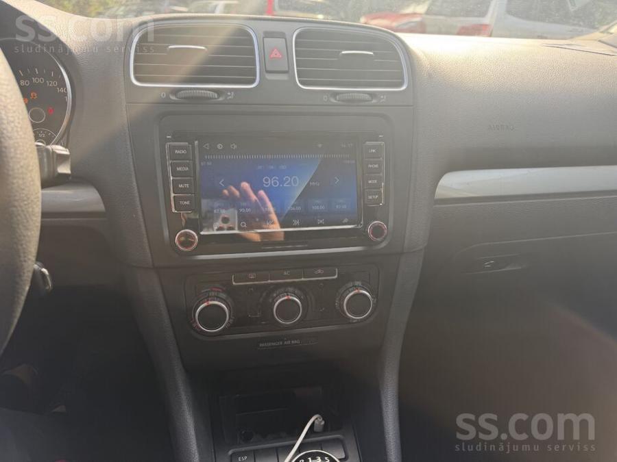 Pelēks Volkswagen Golf 2009 Rīga, ar dzinēja tilpumu 1.60 L un nobraukumu 372 tūkst. km par 2790 €, foto 11 vietnē AUTOMOTO.COM.LV