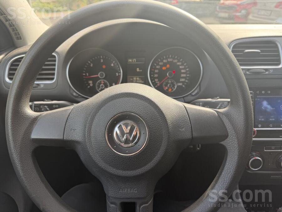 Pelēks Volkswagen Golf 2009 Rīga, ar dzinēja tilpumu 1.60 L un nobraukumu 372 tūkst. km par 2790 €, foto 12 vietnē AUTOMOTO.COM.LV