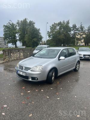 Pelēks Volkswagen Golf 2009 Rēzekne, ar dzinēja tilpumu 1.90 L un nobraukumu 257 tūkst. km par 2950 €, foto 3 vietnē AUTOMOTO.COM.LV