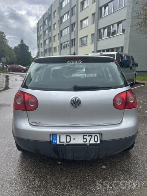 Pelēks Volkswagen Golf 2009 Rēzekne, ar dzinēja tilpumu 1.90 L un nobraukumu 257 tūkst. km par 2950 €, foto 5 vietnē AUTOMOTO.COM.LV