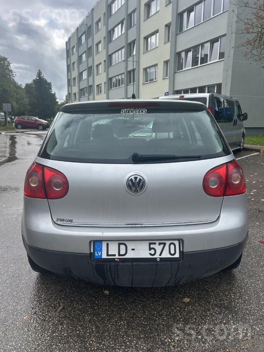 Pelēks Volkswagen Golf 2009 Rēzekne, ar dzinēja tilpumu 1.90 L un nobraukumu 257 tūkst. km par 2950 €, foto 5 vietnē AUTOMOTO.COM.LV