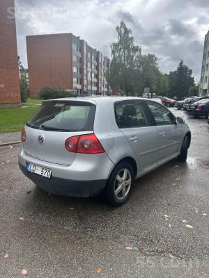 Pelēks Volkswagen Golf 2009 Rēzekne, ar dzinēja tilpumu 1.90 L un nobraukumu 257 tūkst. km par 2950 €, foto 6 vietnē AUTOMOTO.COM.LV