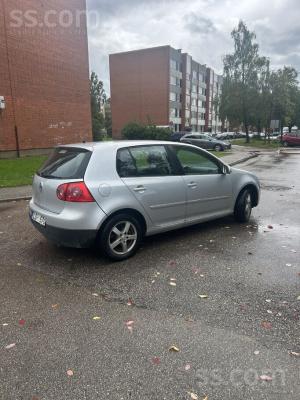 Pelēks Volkswagen Golf 2009 Rēzekne, ar dzinēja tilpumu 1.90 L un nobraukumu 257 tūkst. km par 2950 €, foto 7 vietnē AUTOMOTO.COM.LV