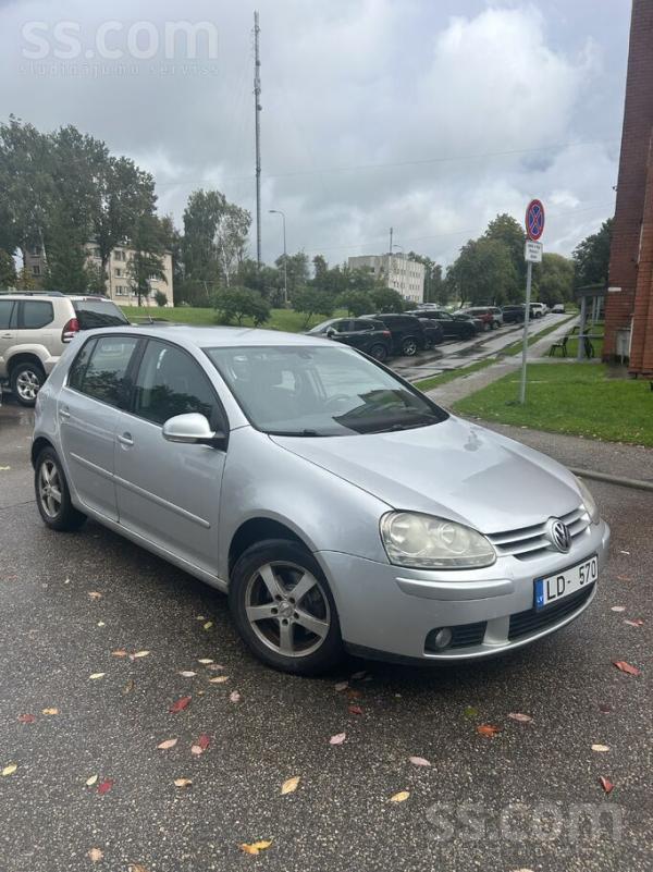 Pelēks Volkswagen Golf 2009 Rēzekne, ar dzinēja tilpumu 1.90 L un nobraukumu 257 tūkst. km par 2950 €, foto 8 vietnē AUTOMOTO.COM.LV