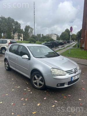 Pelēks Volkswagen Golf 2009 Rēzekne, ar dzinēja tilpumu 1.90 L un nobraukumu 257 tūkst. km par 2950 €, foto 8 vietnē AUTOMOTO.COM.LV