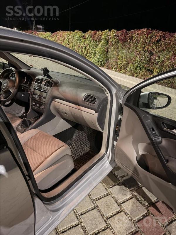 Volkswagen Golf 2009 in Jurmala on AUTOMOTO.COM.LV Grey Volkswagen Golf 2009 in Jurmala, with an engine capacity of 2.00 L and mileage of 336 thousand km for 1900 €, photo 11 on AUTOMOTO.COM.LV