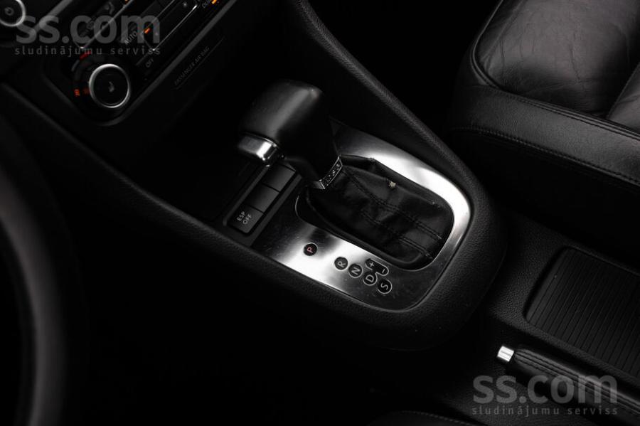 Pelēks Volkswagen Golf 2009 Rīga, ar dzinēja tilpumu 2.00 L un nobraukumu 0 tūkst. km par 4400 €, foto 18 vietnē AUTOMOTO.COM.LV