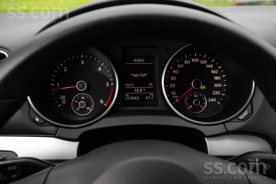 Pelēks Volkswagen Golf 2009 Rīga, ar dzinēja tilpumu 2.00 L un nobraukumu 0 tūkst. km par 4400 €, foto 27 vietnē AUTOMOTO.COM.LV