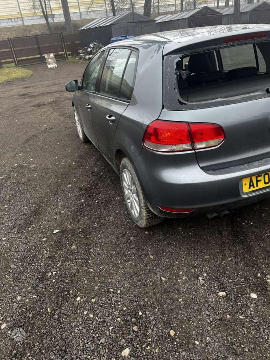Grey Volkswagen Golf 2010 in Vilnius, with an engine capacity of 1.97 L and mileage of 14 thousand km for 1600 €, photo 3 on AUTOMOTO.COM.LV