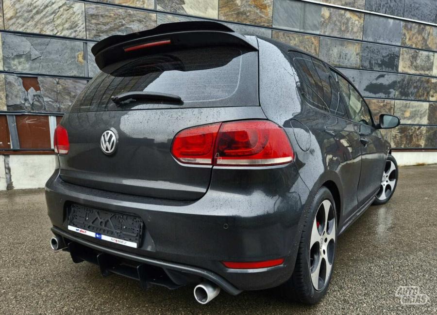 Pelēks Volkswagen Golf 2010 Šauļi, ar dzinēja tilpumu 2.00 L un nobraukumu 240 tūkst. km par 6900 €, foto 6 vietnē AUTOMOTO.COM.LV