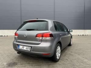 Pelēks Volkswagen Golf 2010 Šauļi, ar dzinēja tilpumu 1.39 L un nobraukumu 255 tūkst. km par 2750 €, foto 7 vietnē AUTOMOTO.COM.LV
